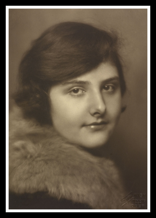 Episode 263: A conversation with Anne Sebba: The Women's Orchestra of ...